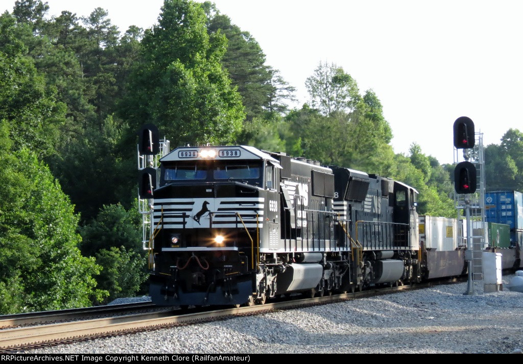 NS train #222 (Intermodal) (Atlanta, GA - Charlotte, NC)